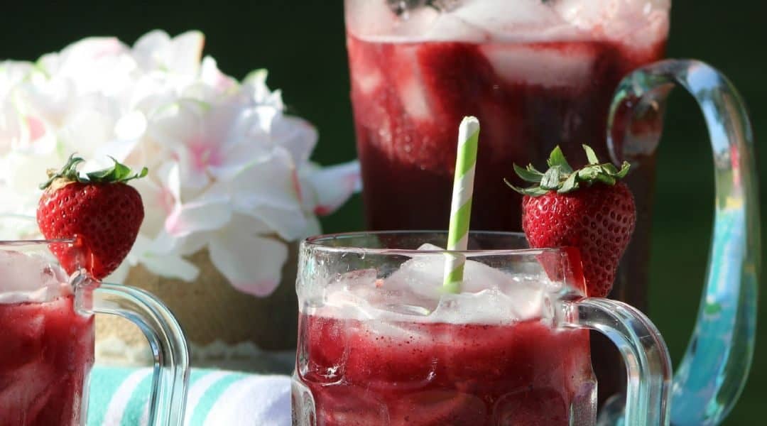 The Most Refreshing Strawberry Lemonade With Blueberries! - Cook Clean ...