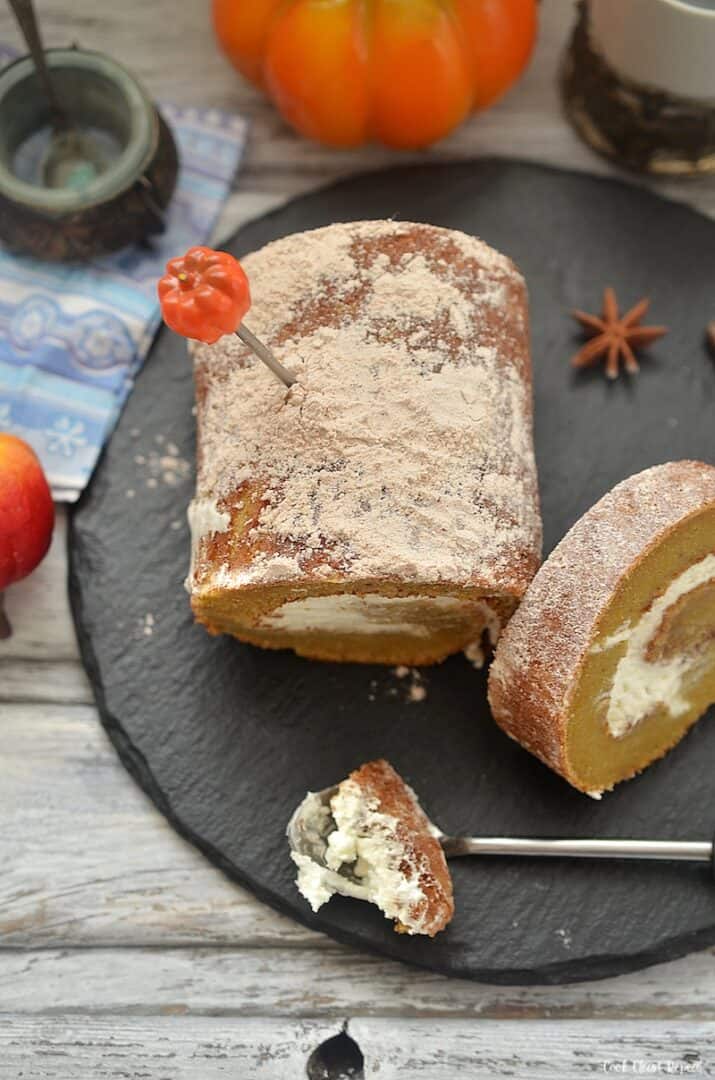 Easy Pumpkin Roll Recipe - Cook Clean Repeat