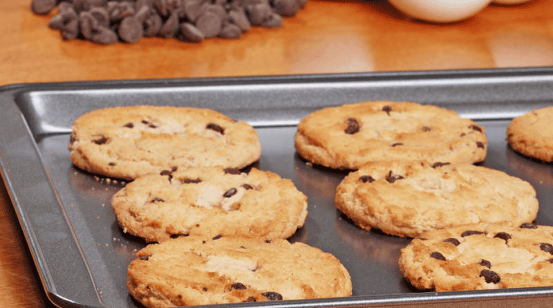 How To Clean Non Stick Cookie Sheets - Cook Clean Repeat