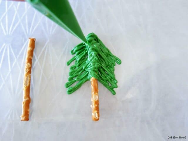 Candy Melt Christmas Trees - Cook Clean Repeat